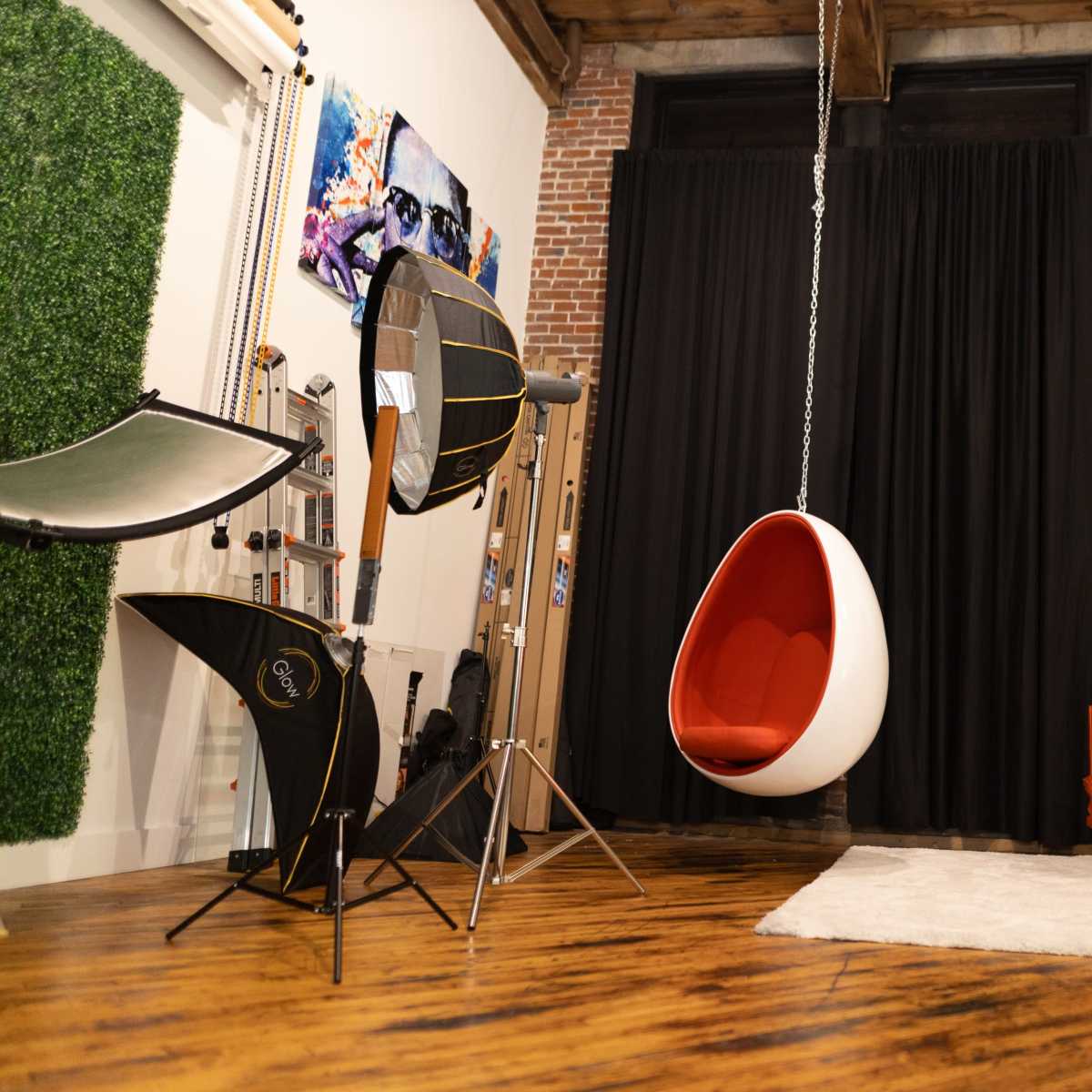 Skyline and City Views with High ceilings, Philadelphia, PA ...