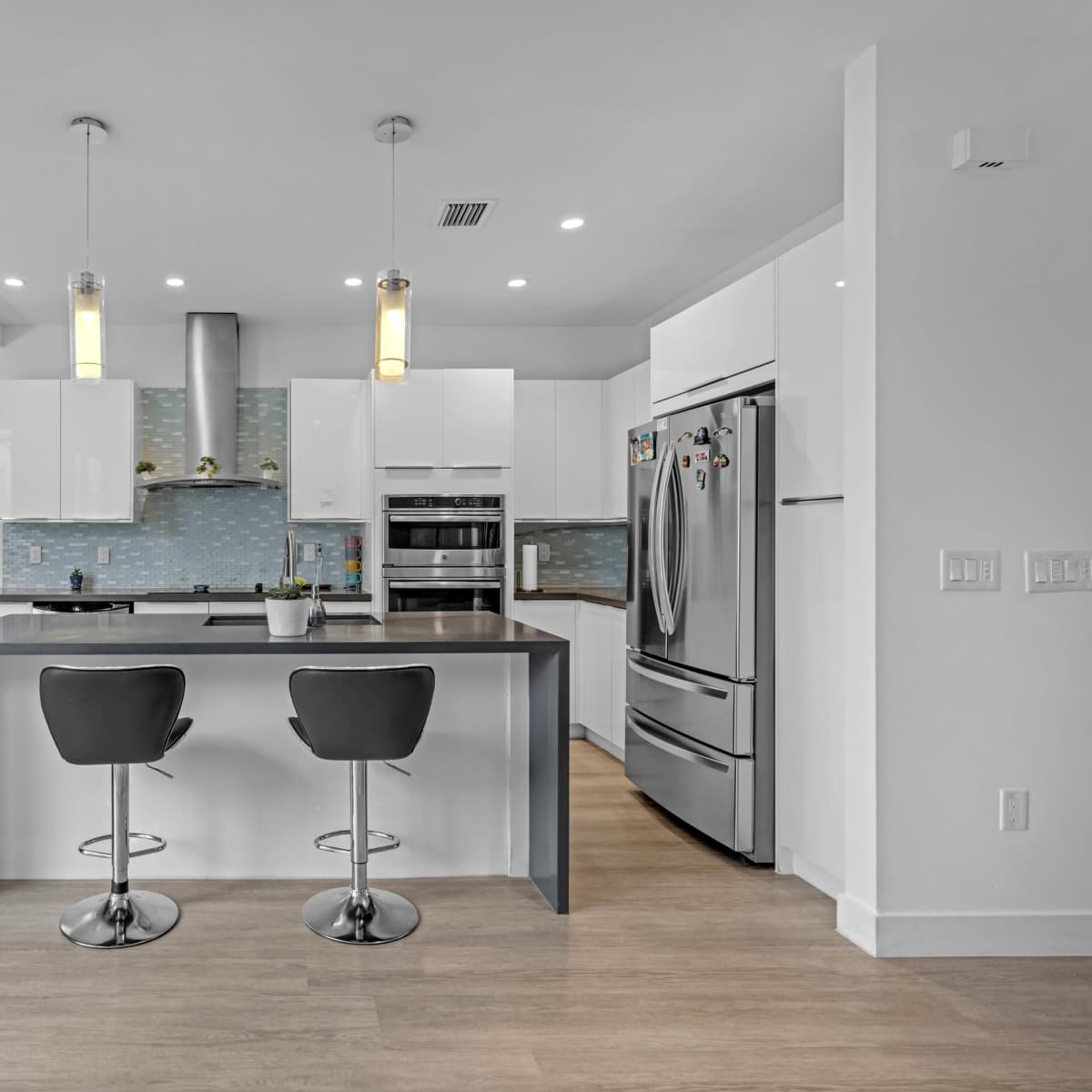 Sky-view Terrace with summer kitchen and mini fridge, four patios in ...