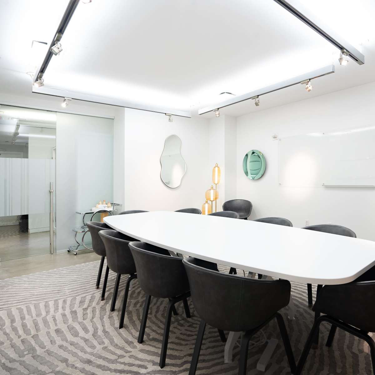 The Circle - Creative Conference Room with TV & Whiteboard Wall, New ...