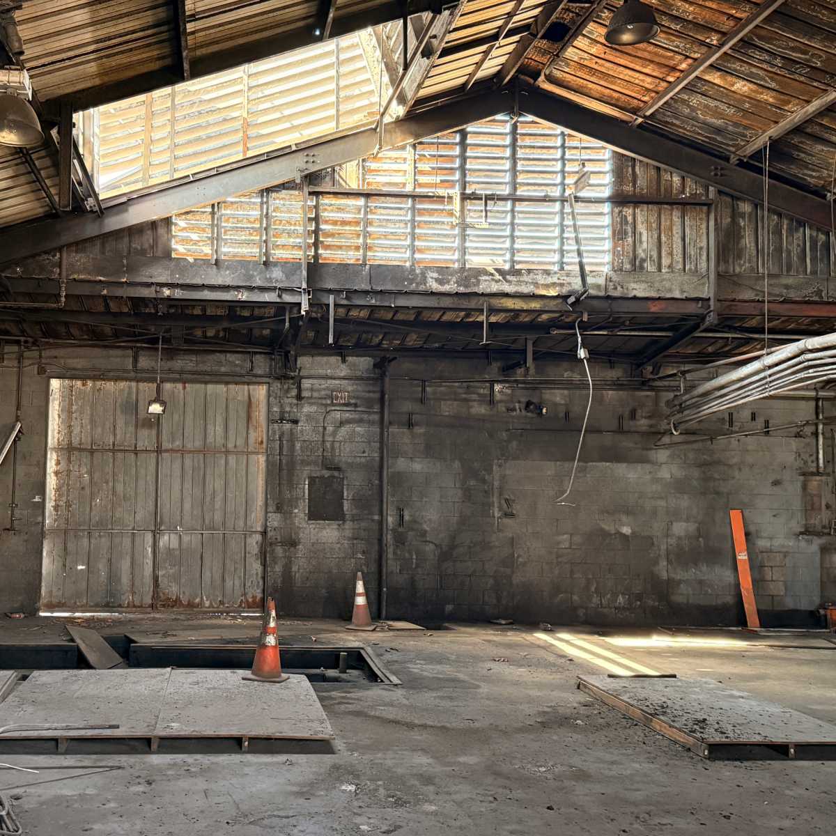 Raw Empty Industrial Warehouse | photo, video, filming location, long ...