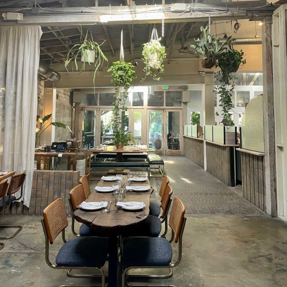 Rustic-chic Restaurant with Open Plan Kitchen, Los Angeles, CA ...