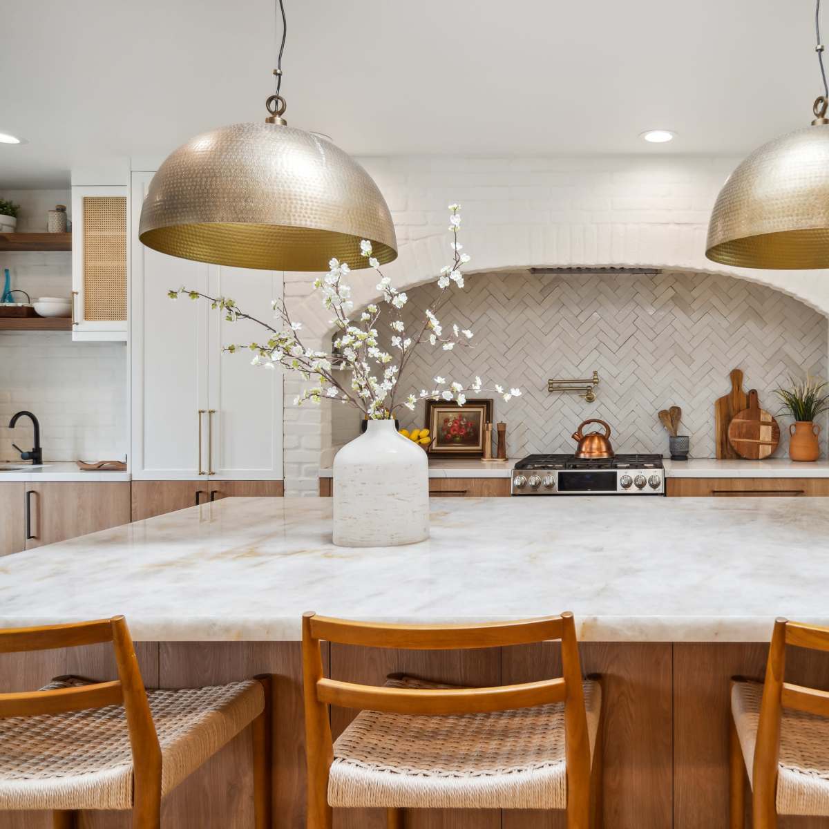 Modern Mediterranean Luxury meets Old World Charm: Ideal for Creative ...