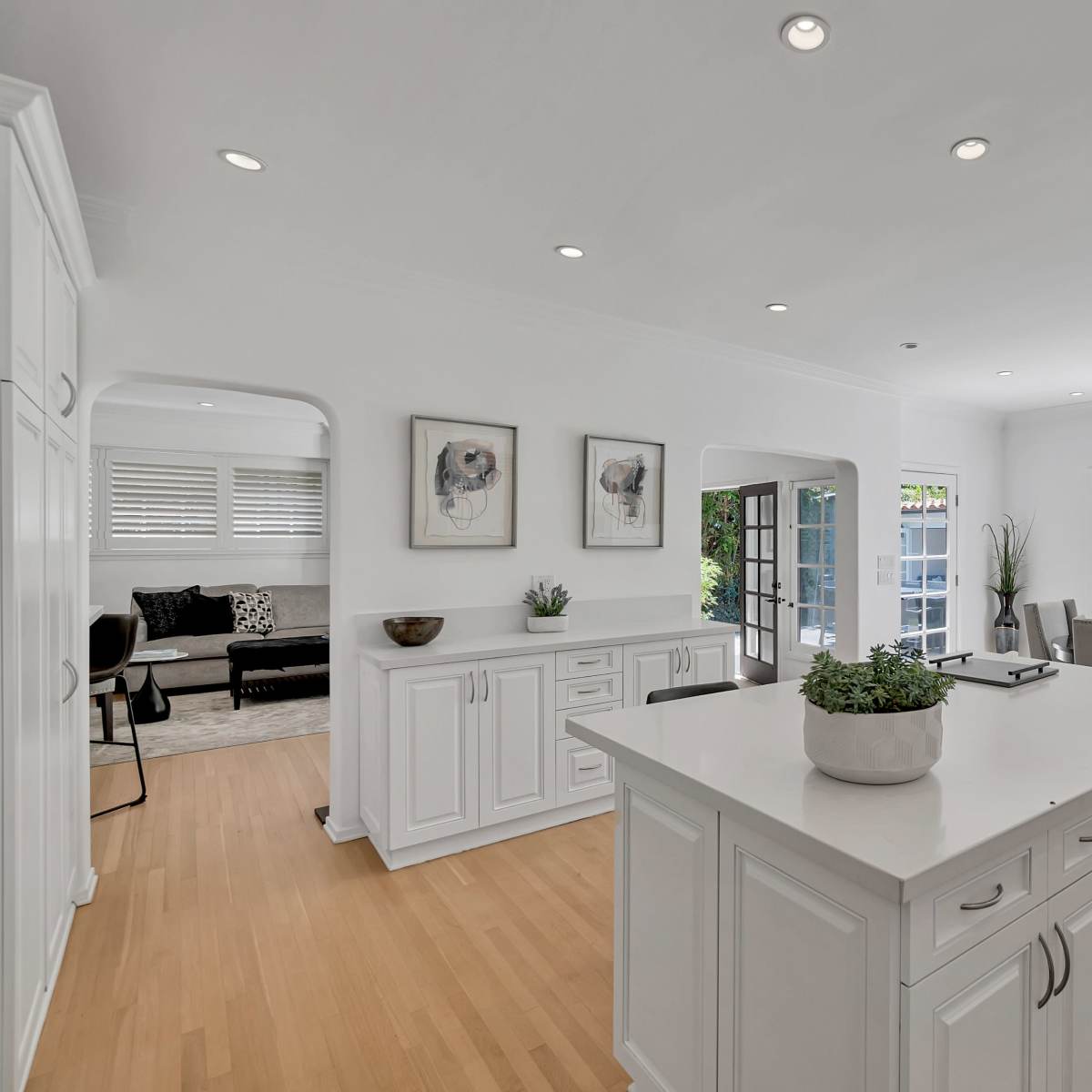 *NEW* Beautiful Modern Spanish/Mediterranean Spaulding Square Hollywood ...