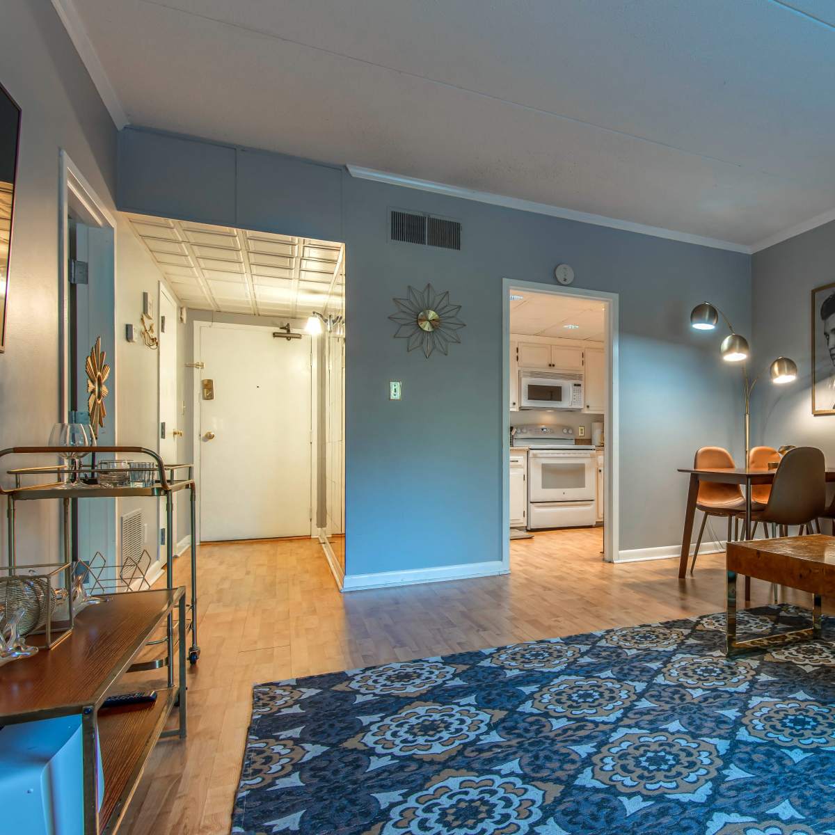 Famous Music Row Condo with Free Parking + Pool, Nashville, TN ...