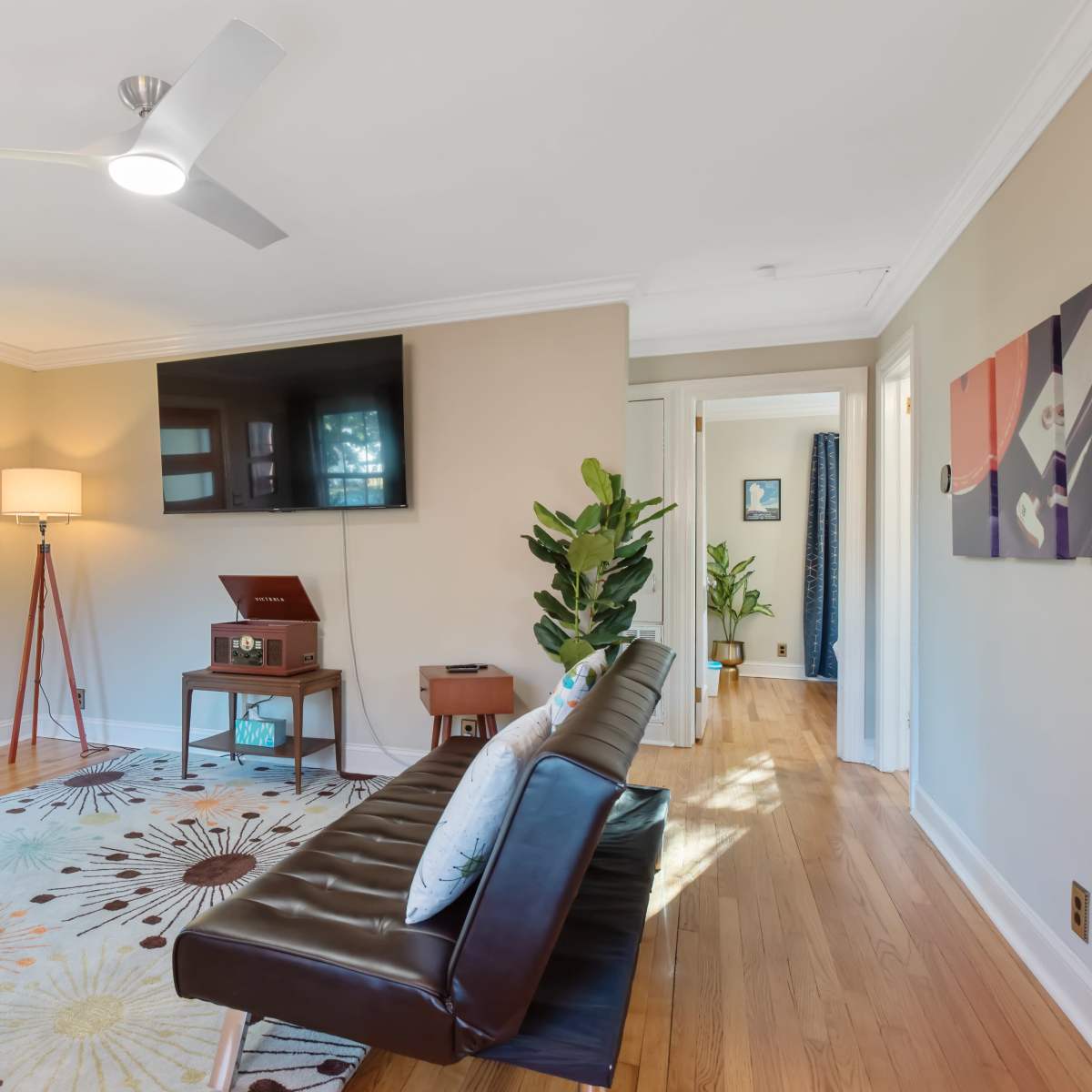 Restored 1950's Retro Themed Home, Raleigh, NC | Production | Peerspace