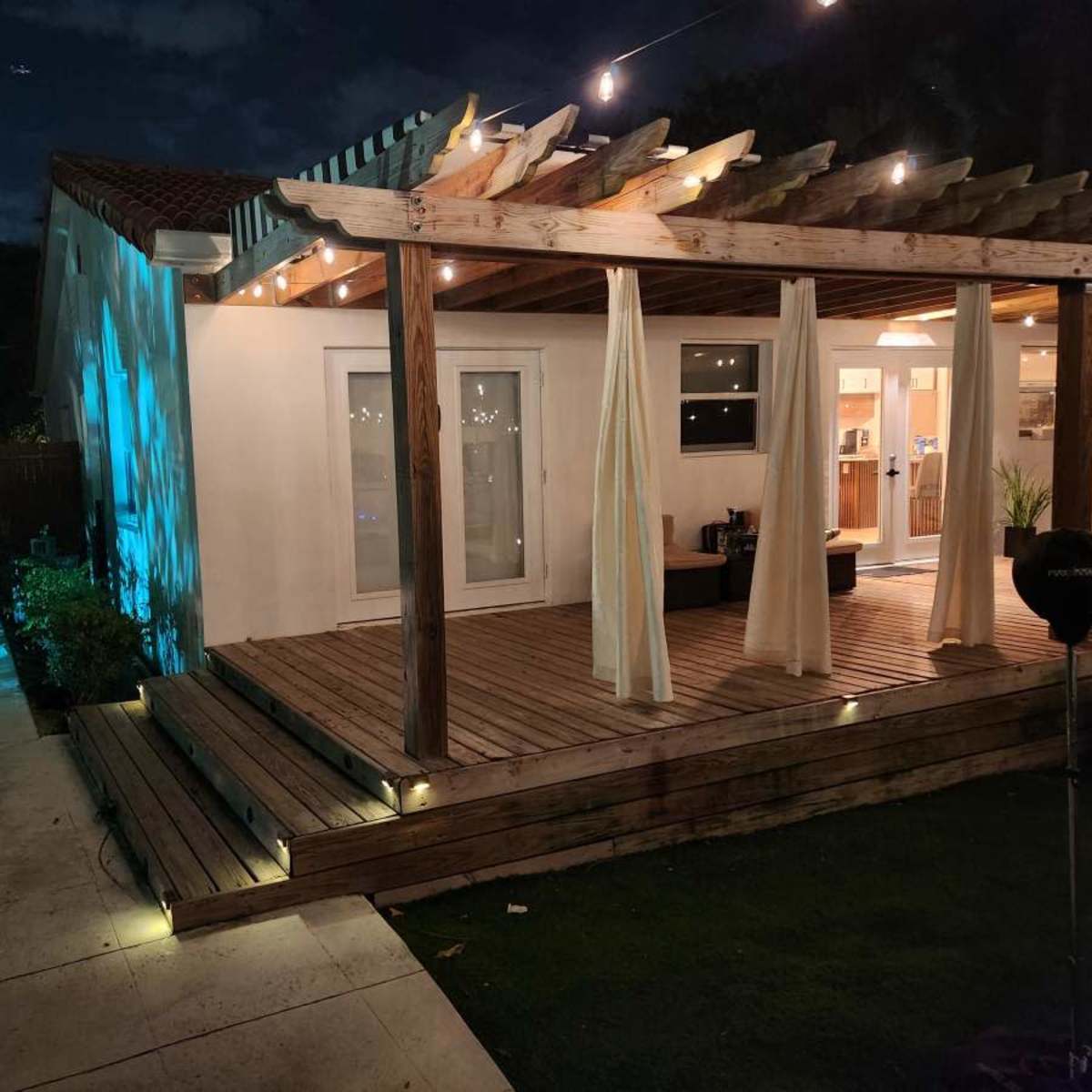 80 foot yacht waterfront property, large outdoor area, access to two ...