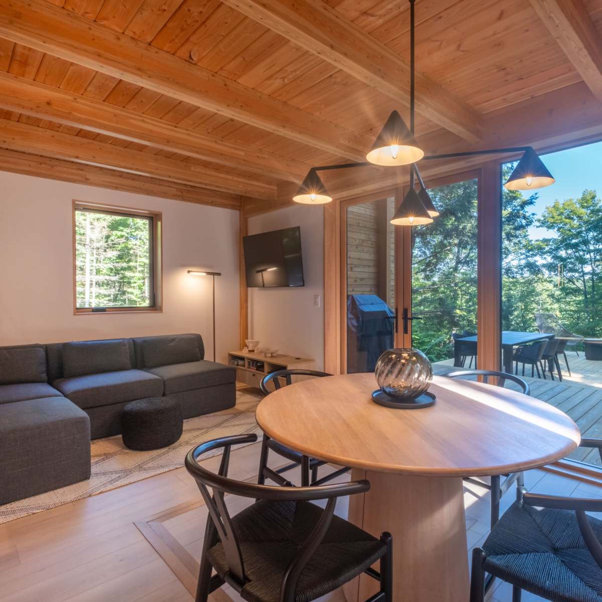 Modern Waterfront Cottage, Haliburton | Production | Peerspace