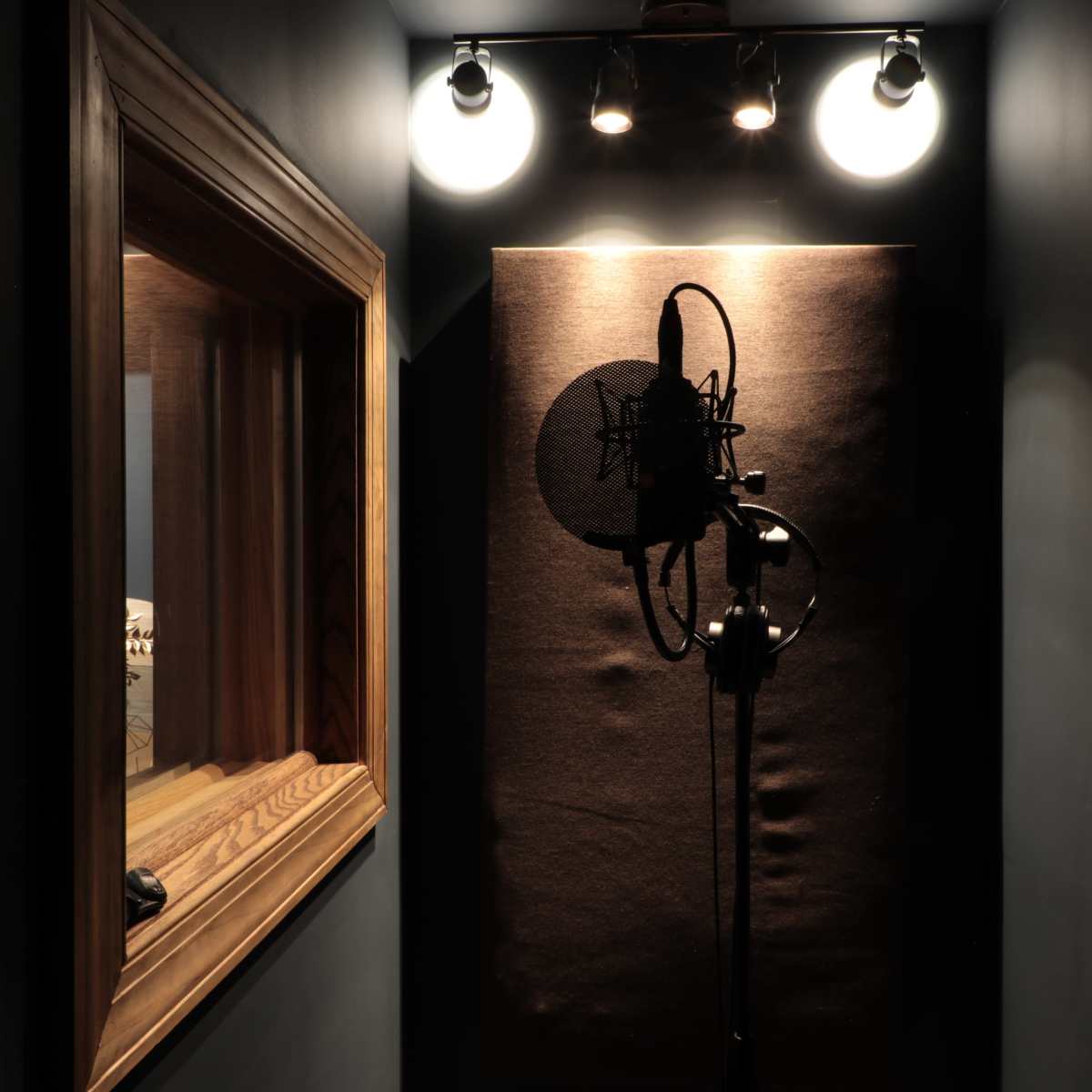 Astoria Rustic Live Rehearsal Space and Photography Studio, Astoria, NY ...