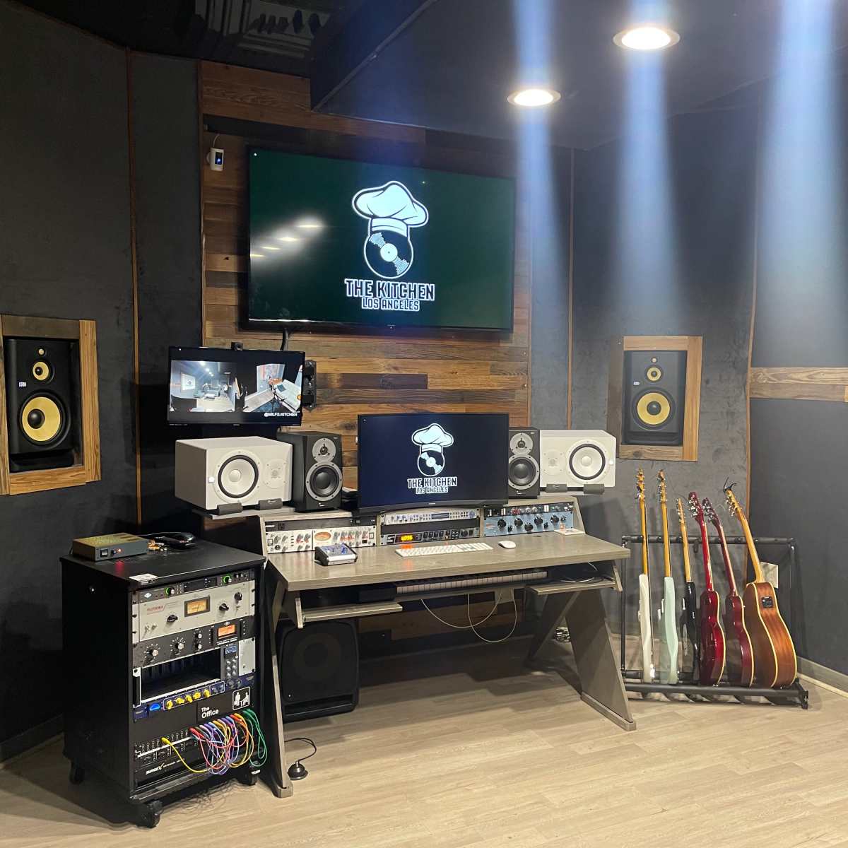 Comfortable Recording Studio In San Fernando Valley, Panoroma City, CA ...