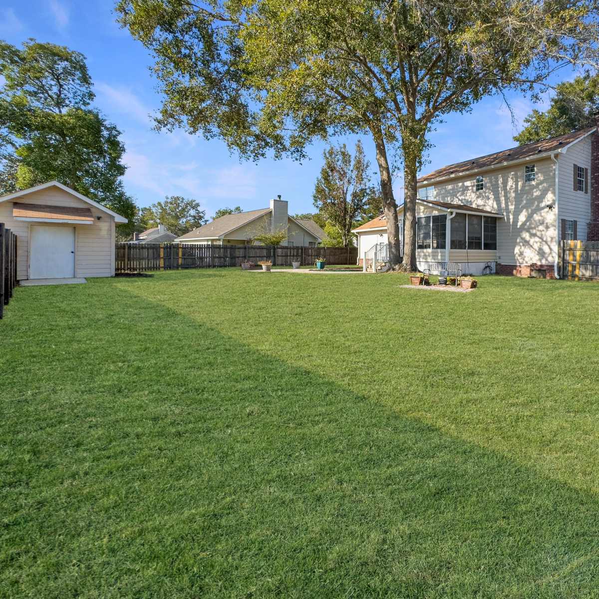 Spacious suburbs home with game room and large backyard, North ...