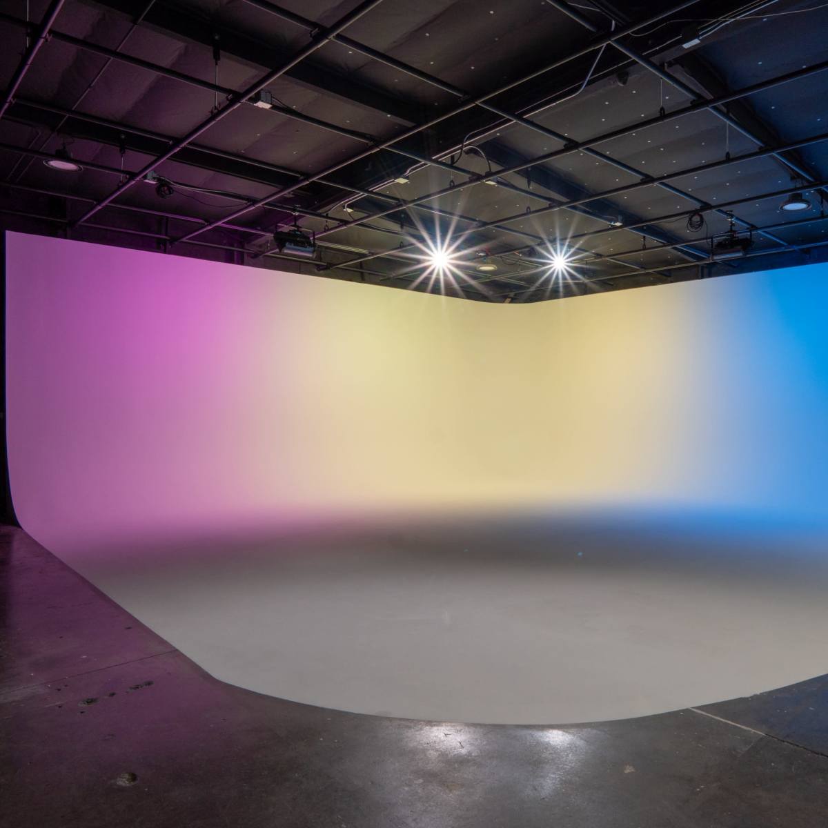 Pre-Lit RGB Cyc and Grid - Production Sound Stage, 6k sq ft, Van Nuys ...