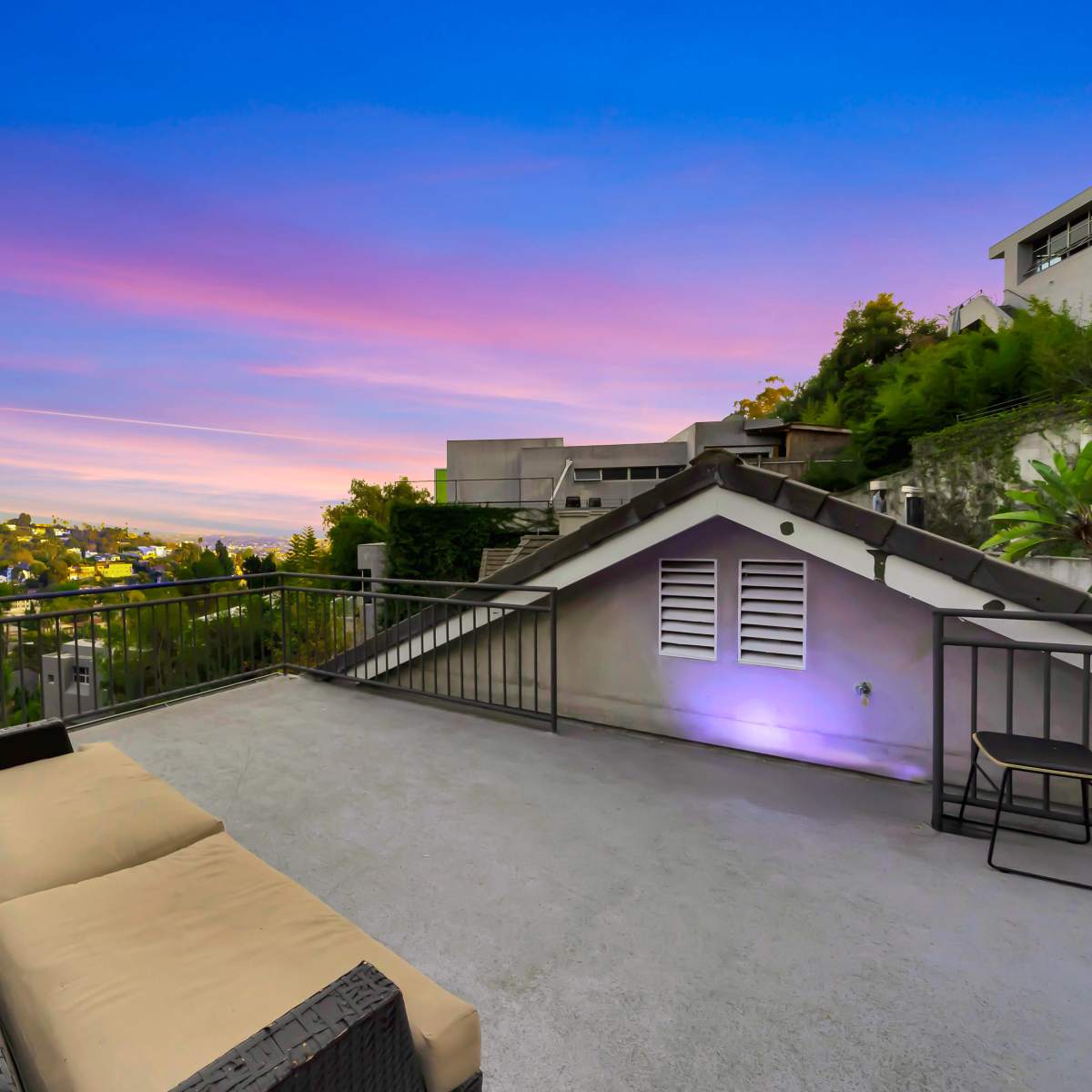 Luxurious Hollywood Hills Mansion w/ Uninterrupted Views, Los Angeles ...