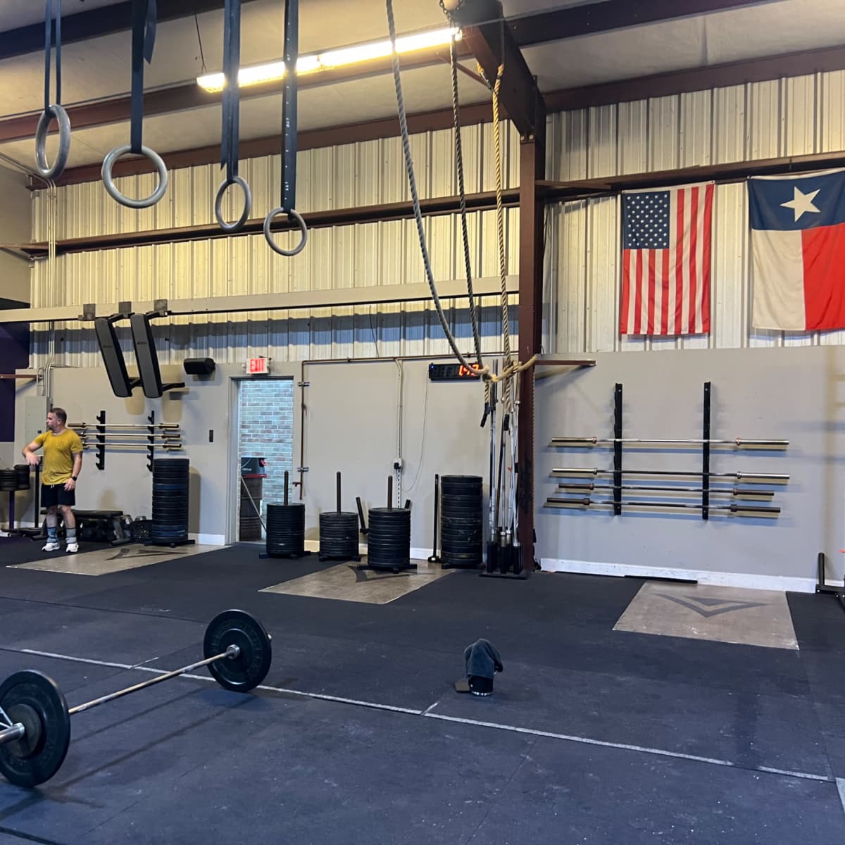 Crossfit / functional warehouse gym, Katy, TX | Production | Peerspace