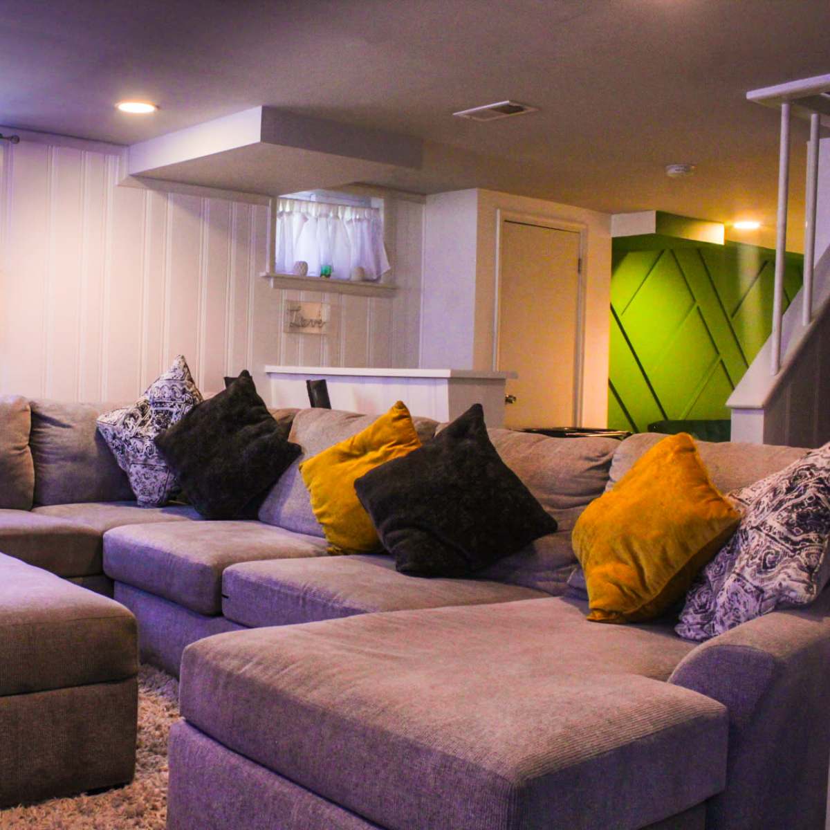 Airy Suburban Basement Studio – Spacious Photography Space with Natural ...