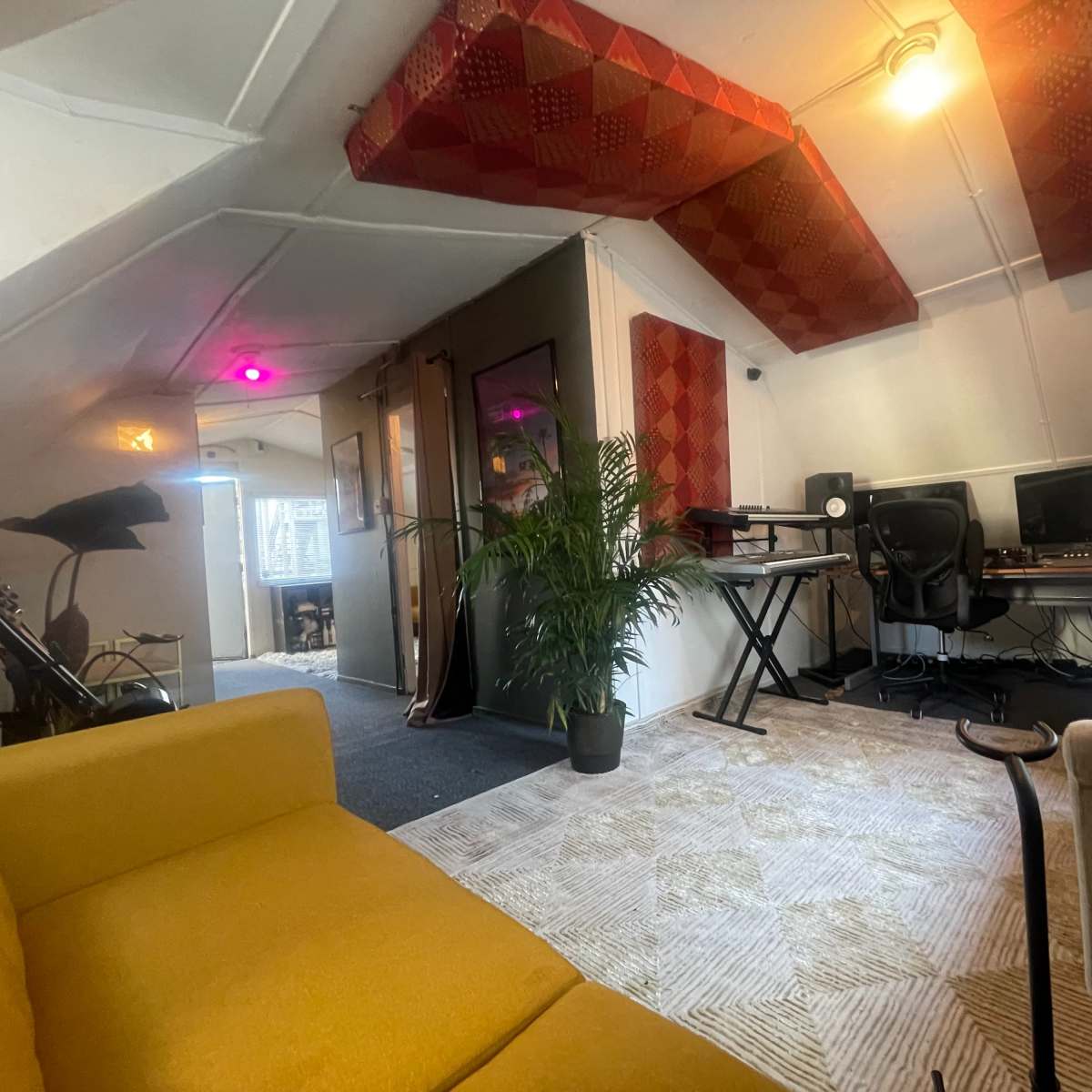 Beach Side Recording Studio with Lo-Fi Vibes, Long Beach, CA ...