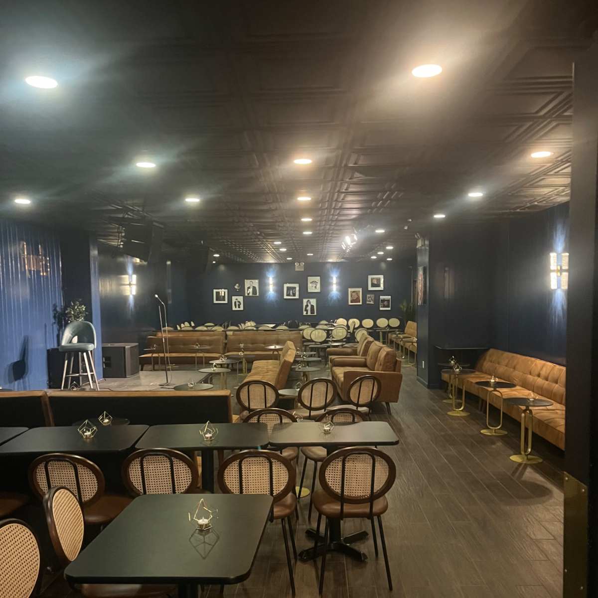 Upscale Posh Bar and Event Space in the Upper East Side, New York, NY ...