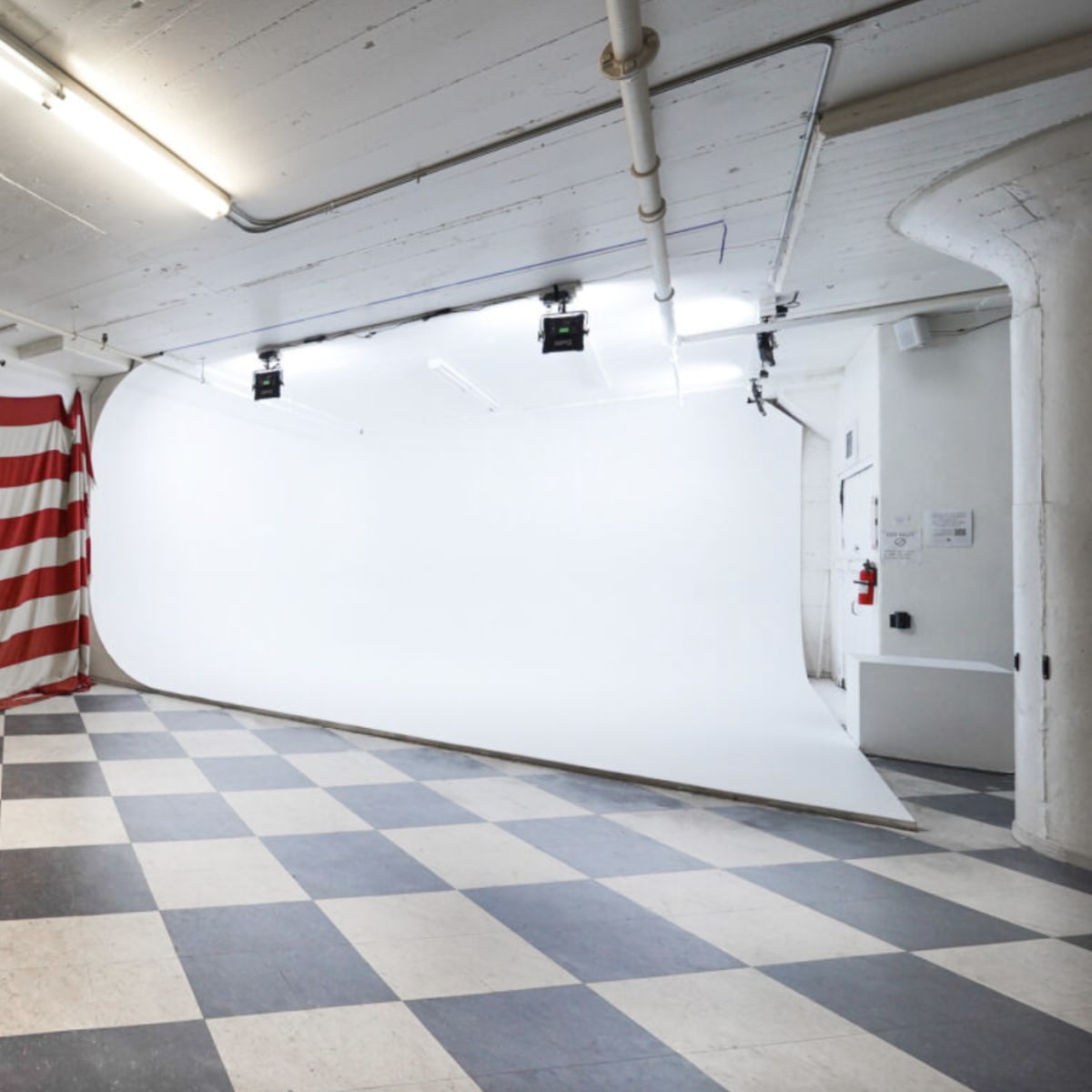 FD Photo Studio PRO | Blackout Loft Studio with central AC, a pre-lit ...