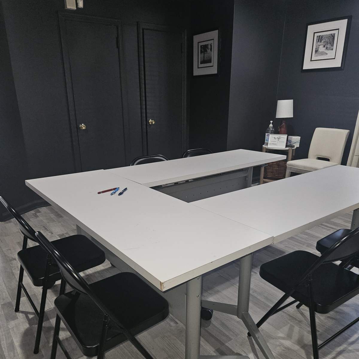 Multi Use office and meeting spaces with a laid back vibe. This space ...