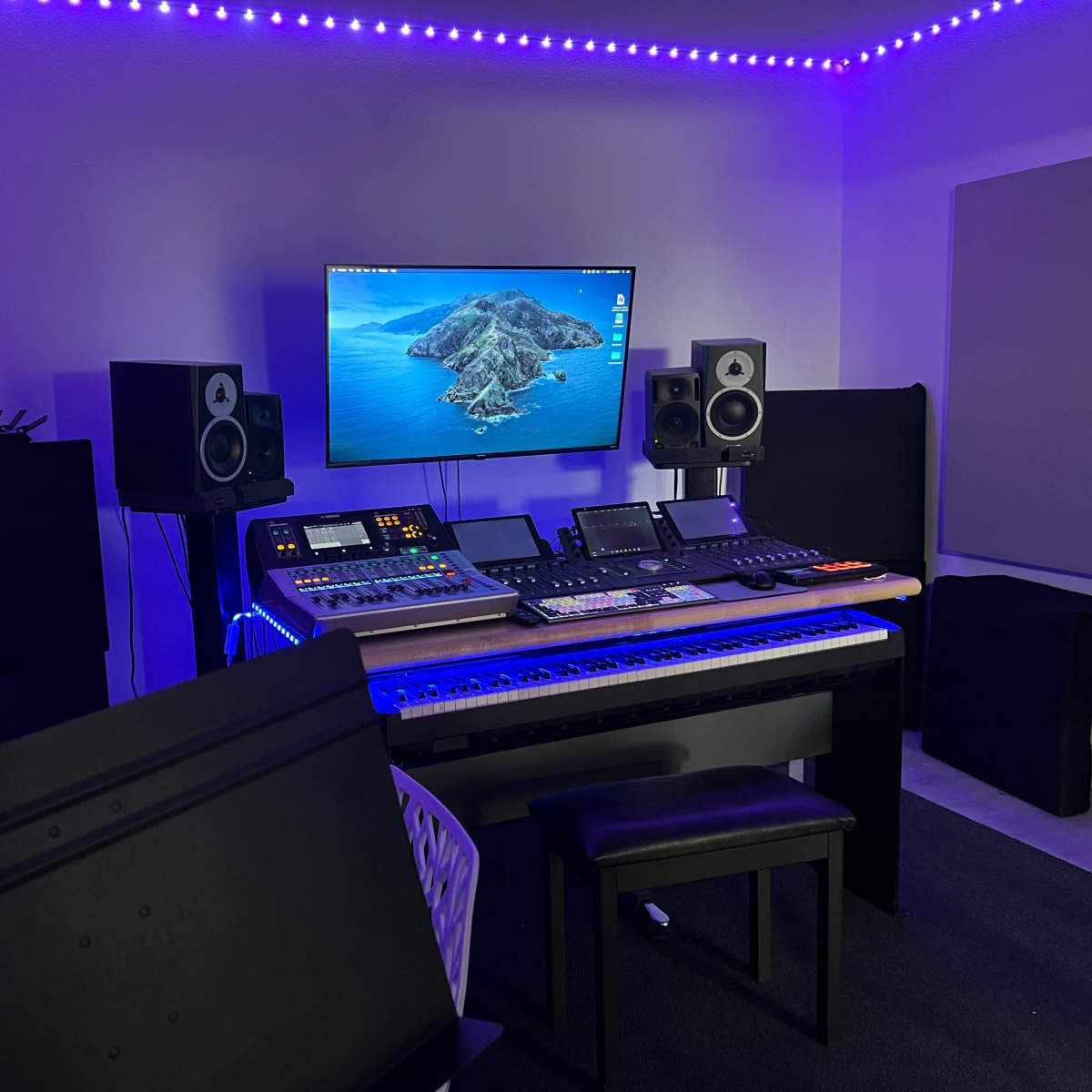 Recording Studio with Booth, Piano, and Pro-Tools, Woodland Hills, CA ...