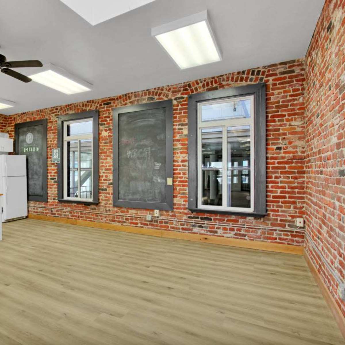 Cozy and Brick Wall Large Studio in the Center of Downtown San ...