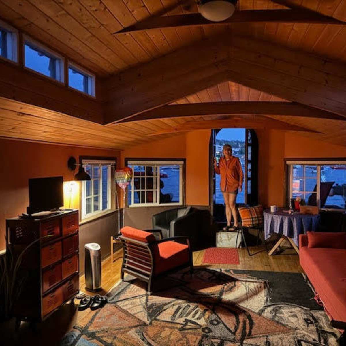 Rustic Cozy Retreat on Seattle's North Lake Union, Seattle, WA ...