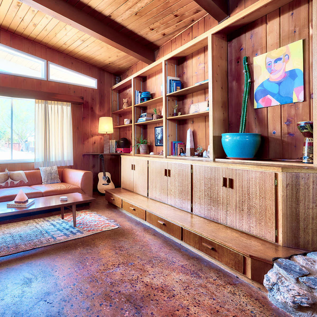 The Runway Lounge, Yucca Valley, CA | Production | Peerspace