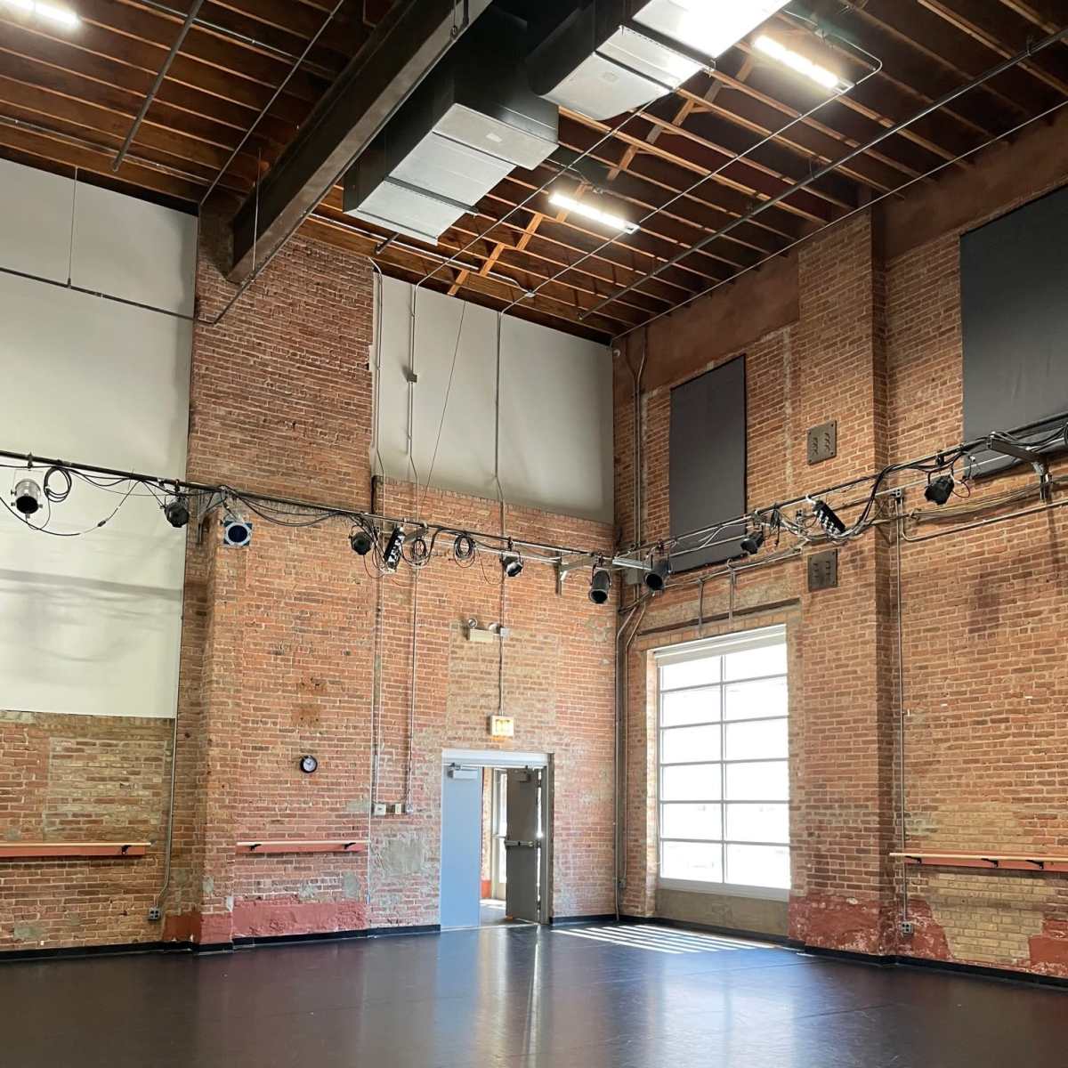 Studio & White Box Theater in Old Town, Chicago, IL | Event | Peerspace