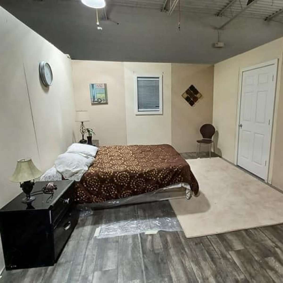 Bedroom Set with Props and Fully Customizable Space, Arlington Heights ...