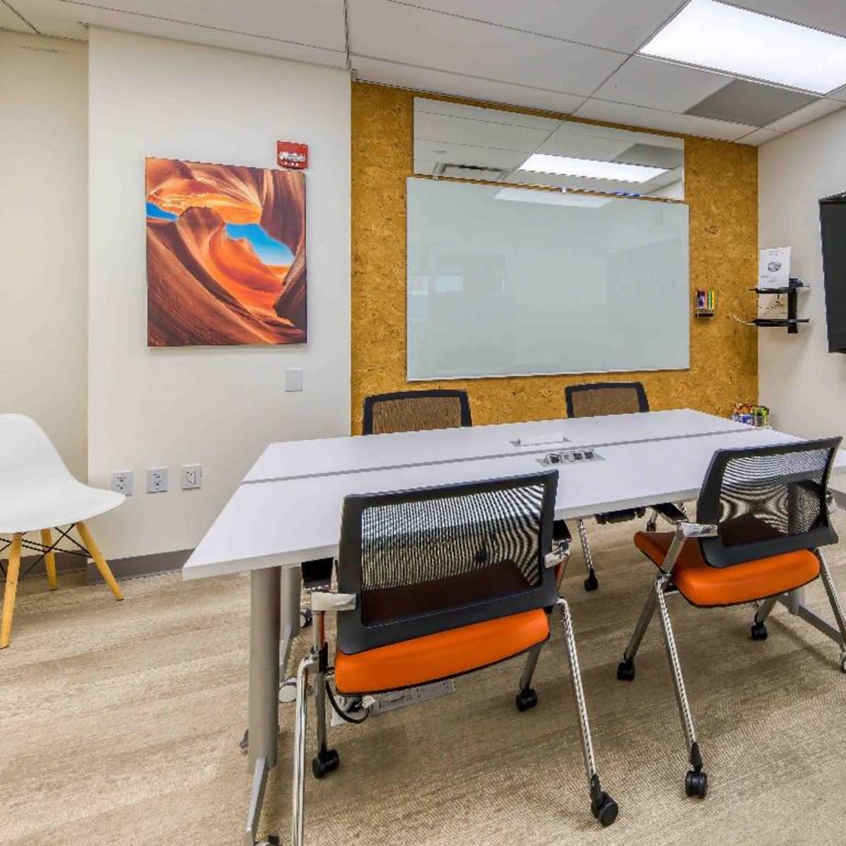 Paulus Hook Meeting Room, Jersey City, NJ | Off-Site | Peerspace