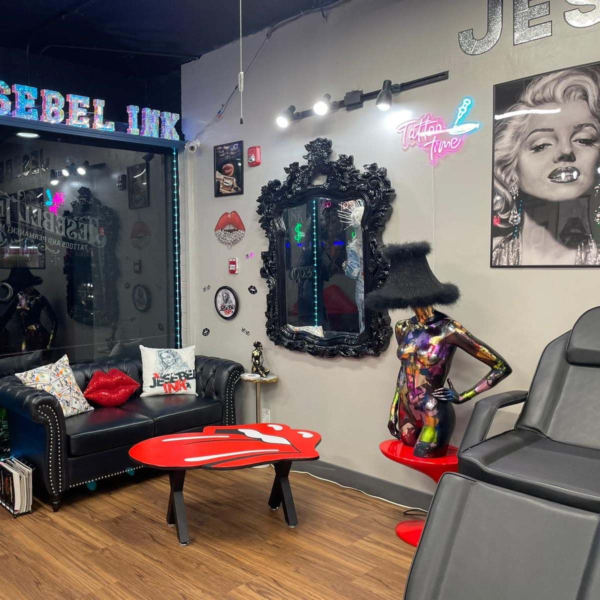 Stylist tattoo studio in Fort Lauderdale, Fort Lauderdale, FL ...