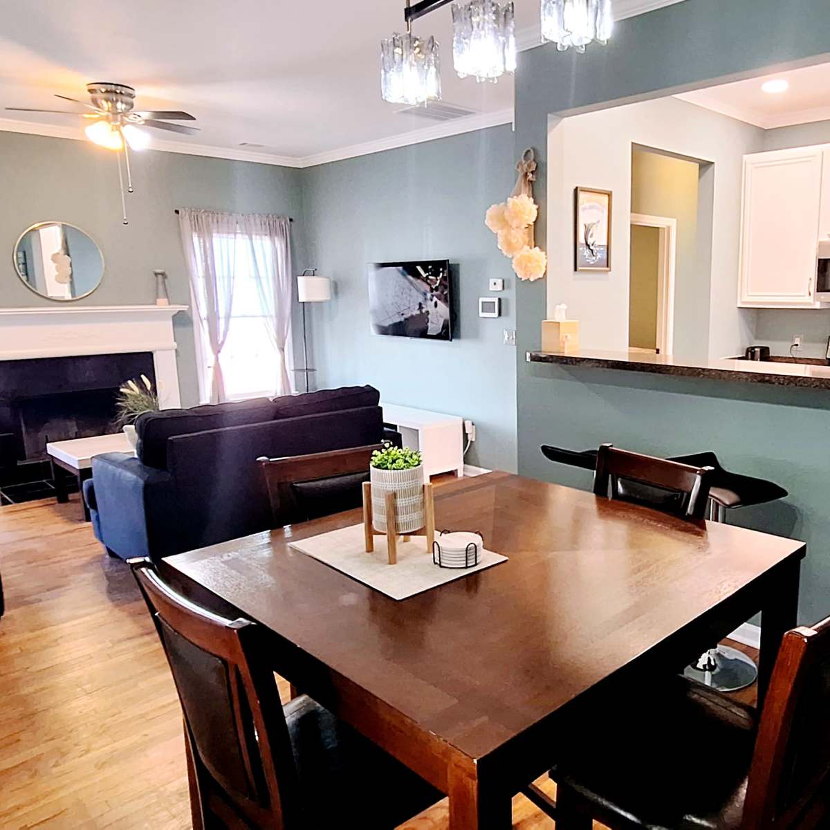 Downtown Pittsburg Atlanta Bungalow, Atlanta, GA | Production | Peerspace