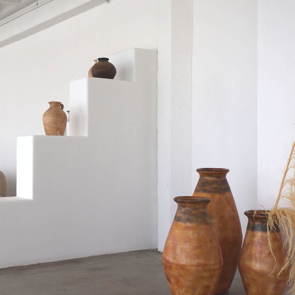 Large Natural Light Studio with Limewash walls and Unique Sets, Los ...