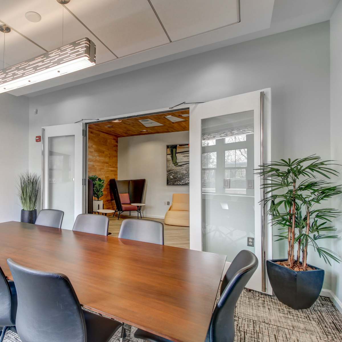 Convenient Conference Room with Concierge, Wifi, Smart TV, and Seating ...