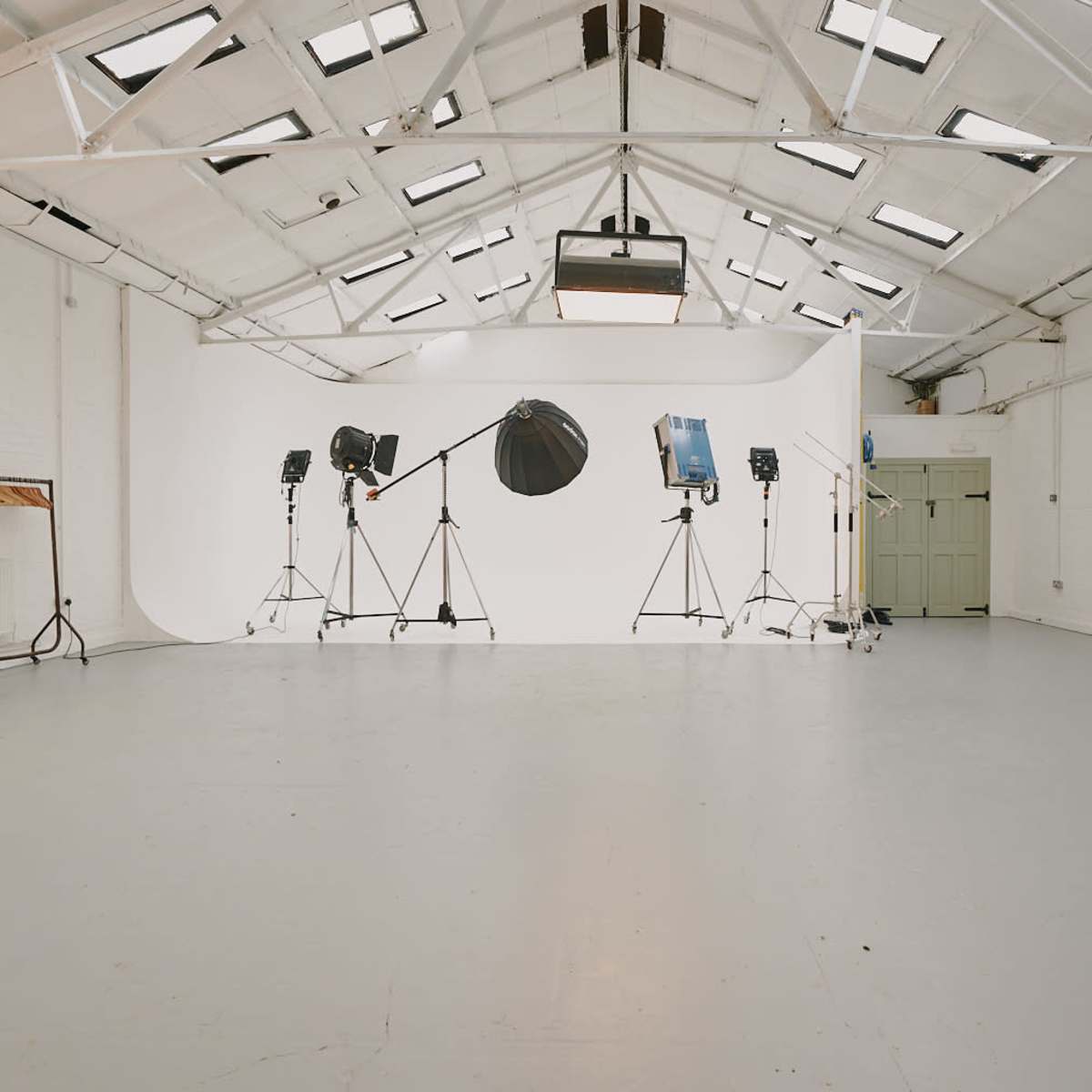 SHUTTERHOUSE Studios LTD | Large Cove Studio In North London, London ...