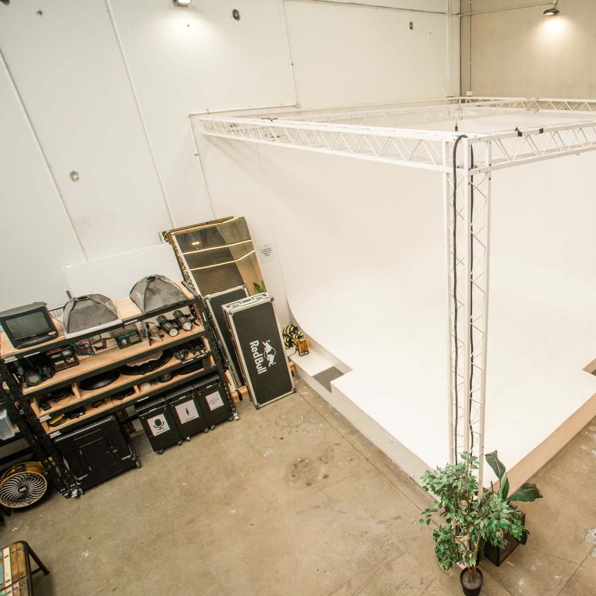 Common House Studio | An All-in-One Creative Warehouse, Glendenning ...