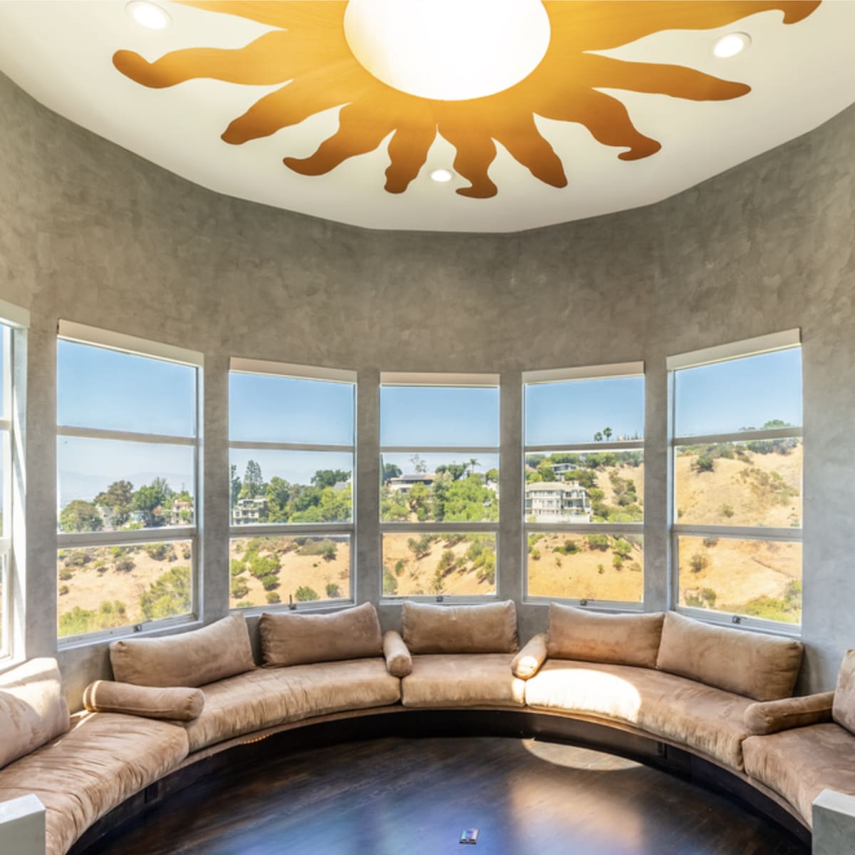 Luxury Hollywood Hills Mansion w/ Breathtaking Valley Views, Los ...