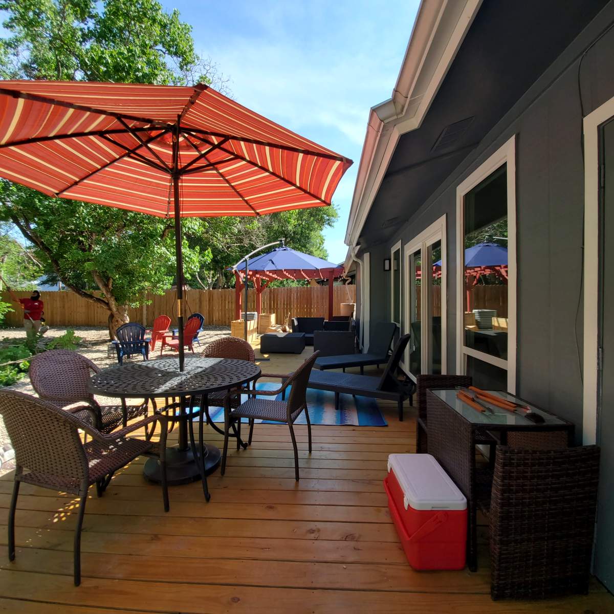 Fully furnished house with extensive outdoor seating,pool, jaccuzi ...