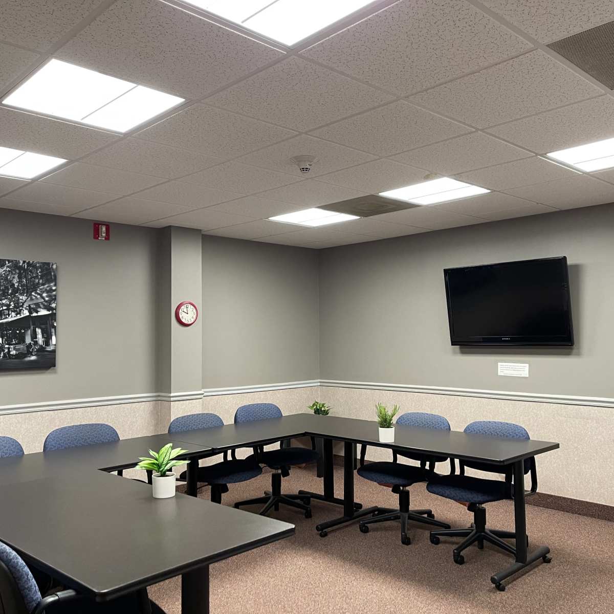TKO Suites of Knoxville | Traditional Conference Room in Knoxville ...