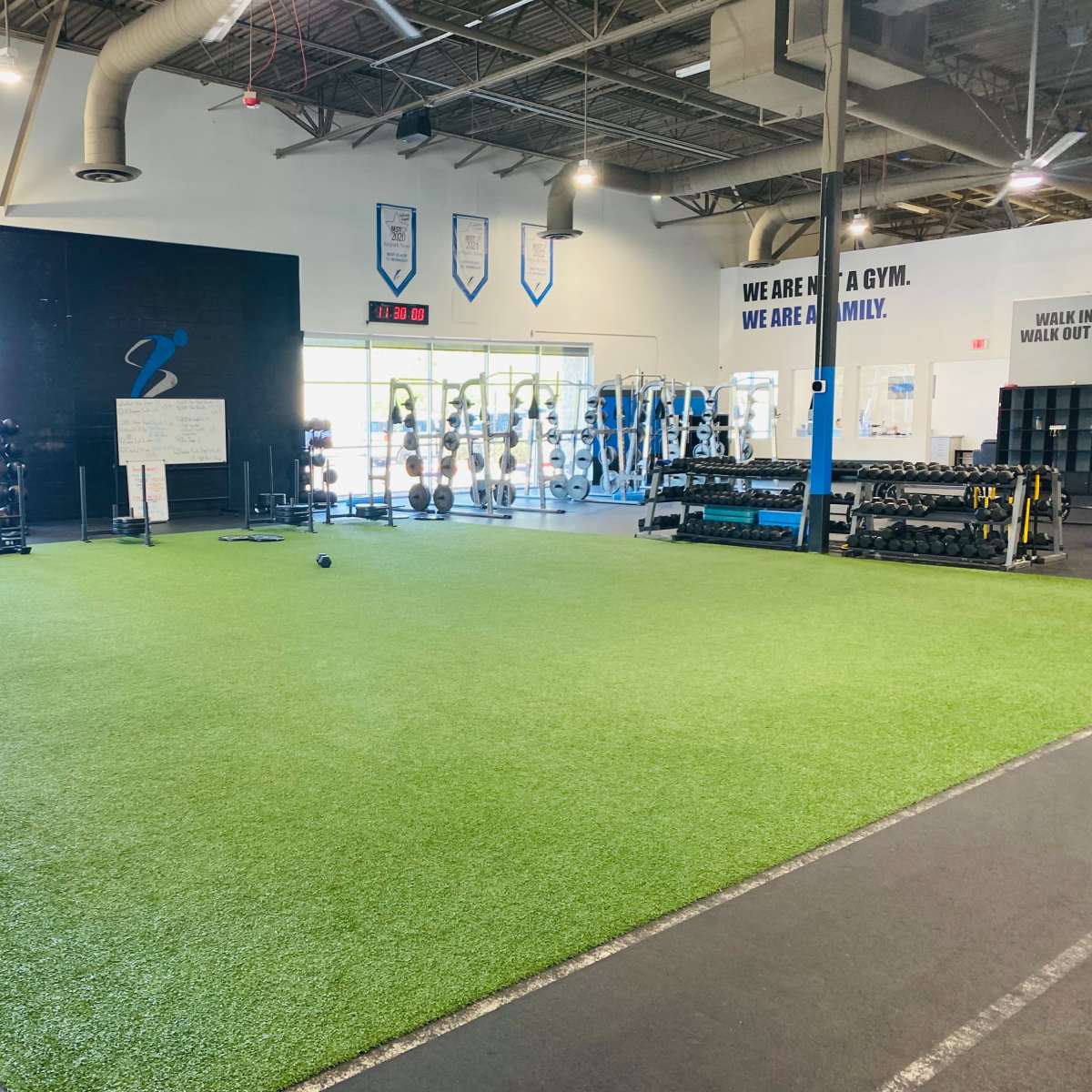 Exclusive High-Performance Training Space: Fully Equipped and Prime ...