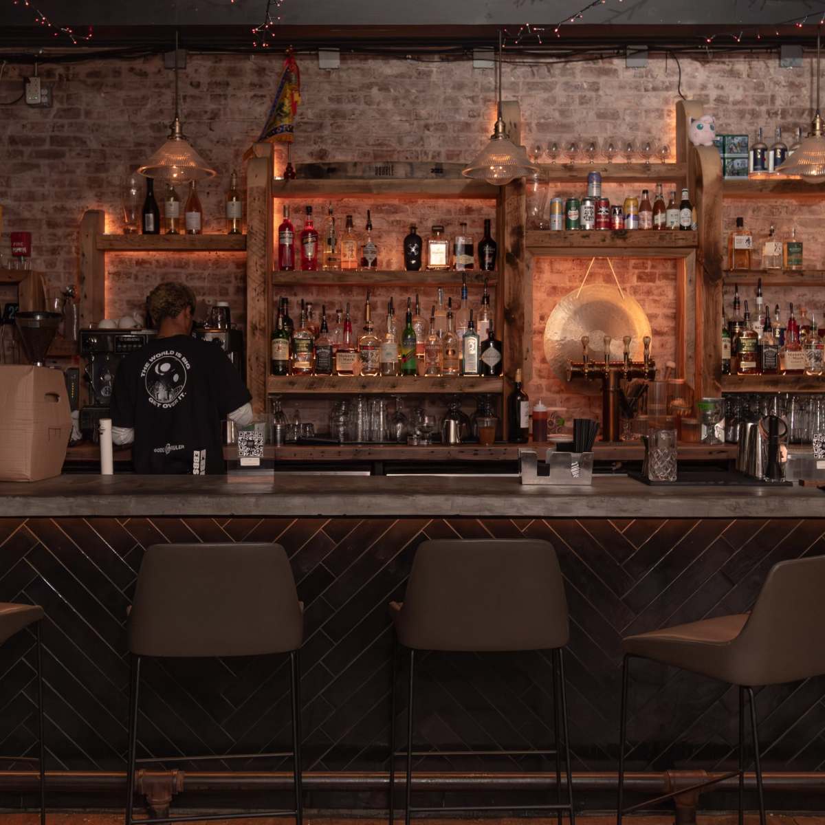 Rustic Bushwick Bar Lounge for your next Production, Brooklyn, NY ...