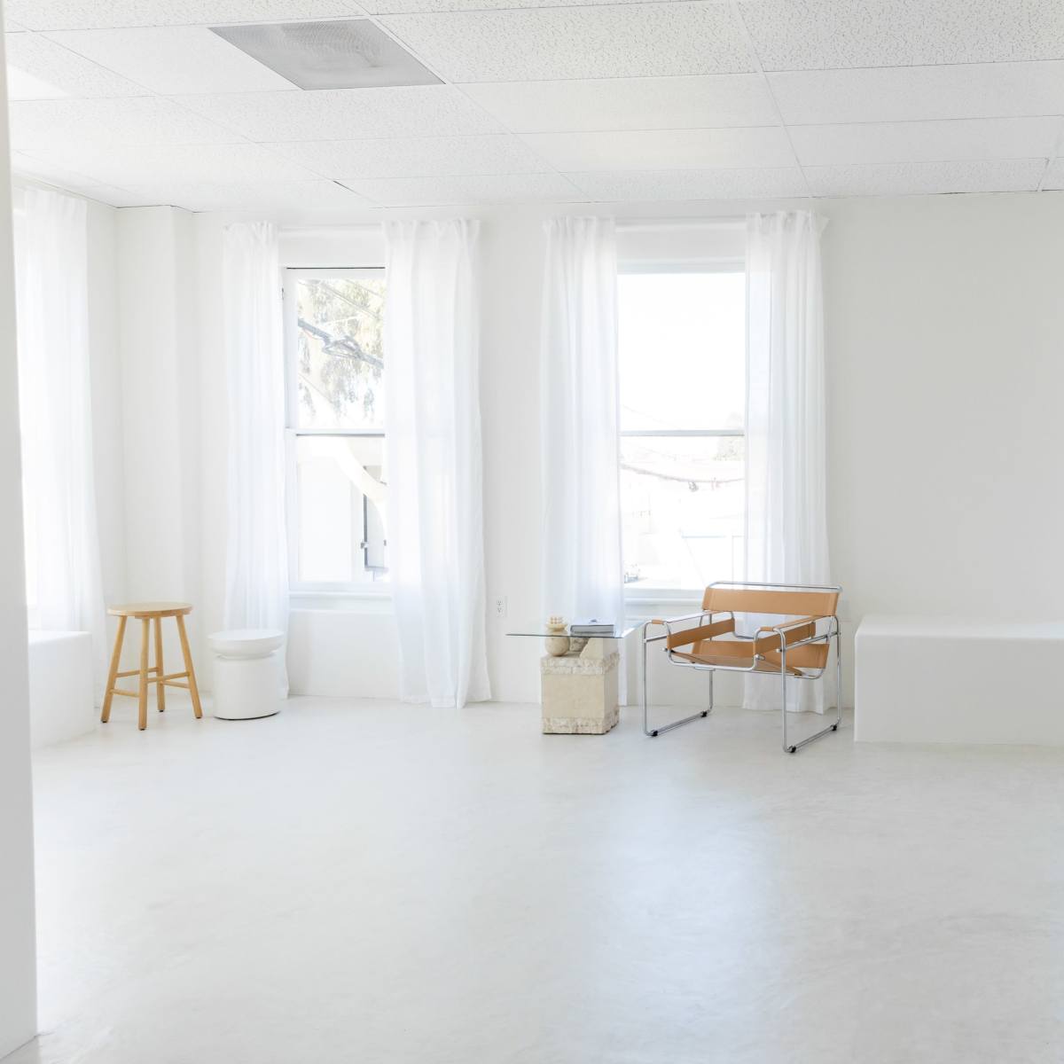 Natural Light Studio, Minimal and Neutral Space for Content Creation ...