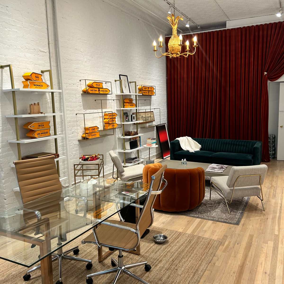 Upscale Tribeca Office Lounge with Lots of Light, New York, NY ...