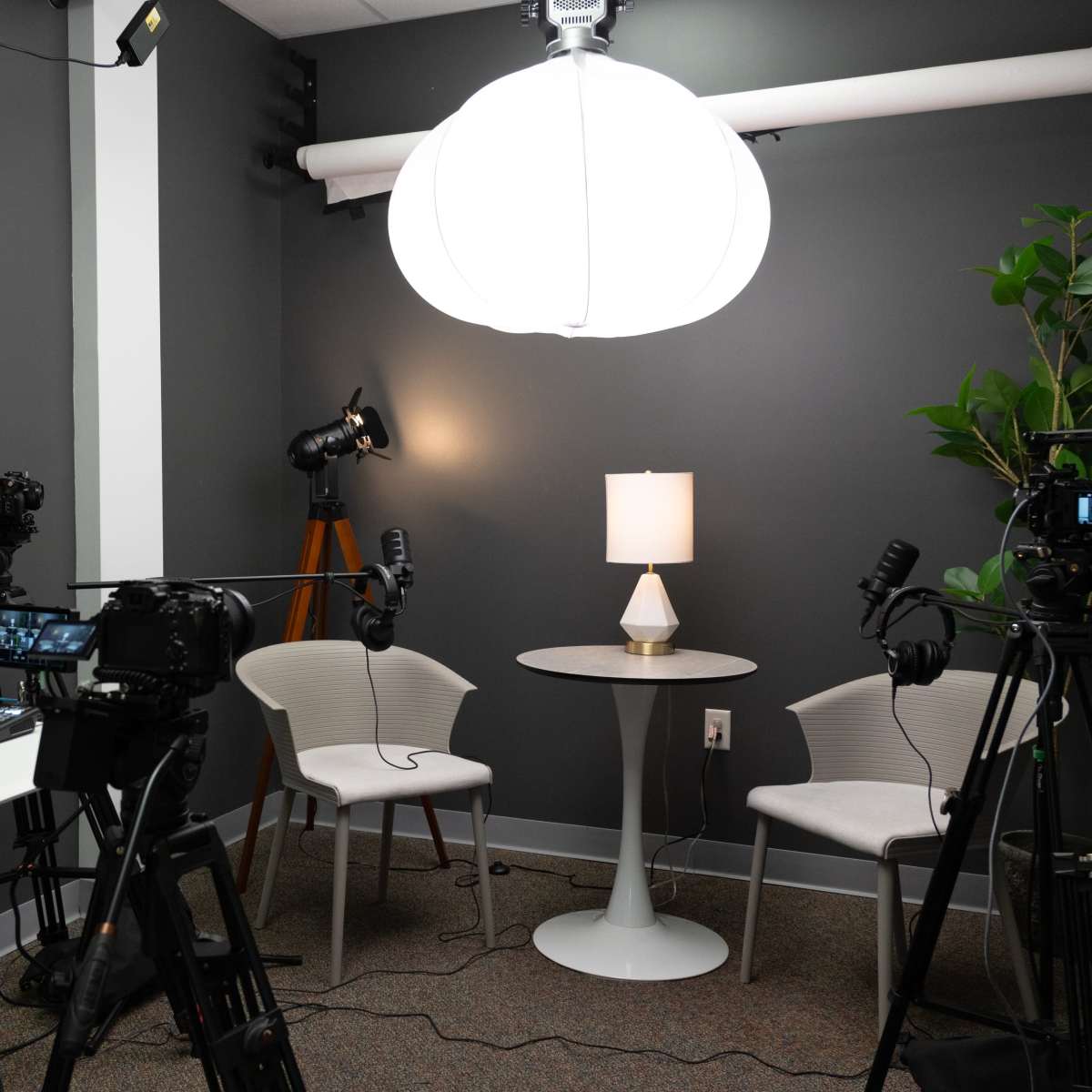 All-Inclusive Podcast Studio | 3 Cameras, Audio, Lighting | Modern ...