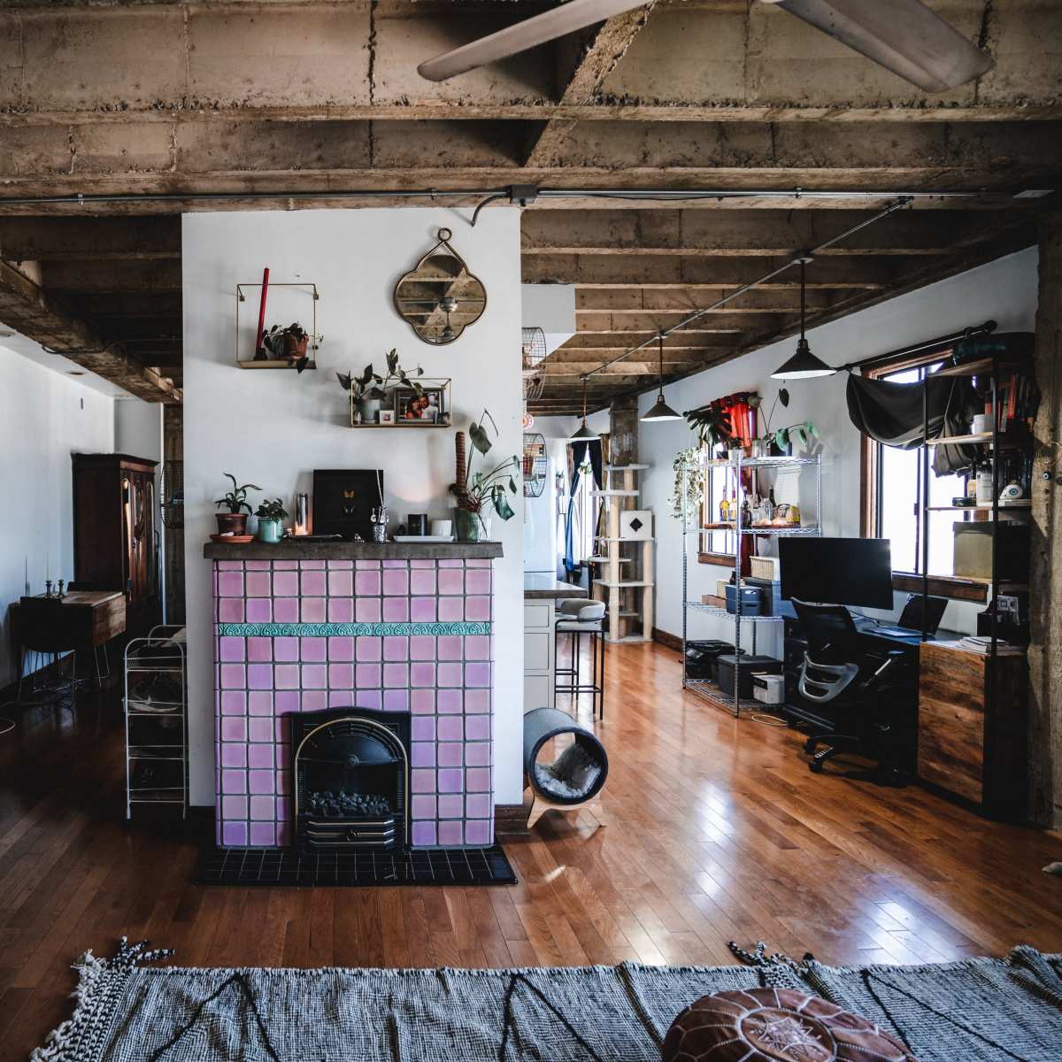 Downtown Historic, Classic, & Rustic Modern Condo/Loft/Apt with Skyline ...