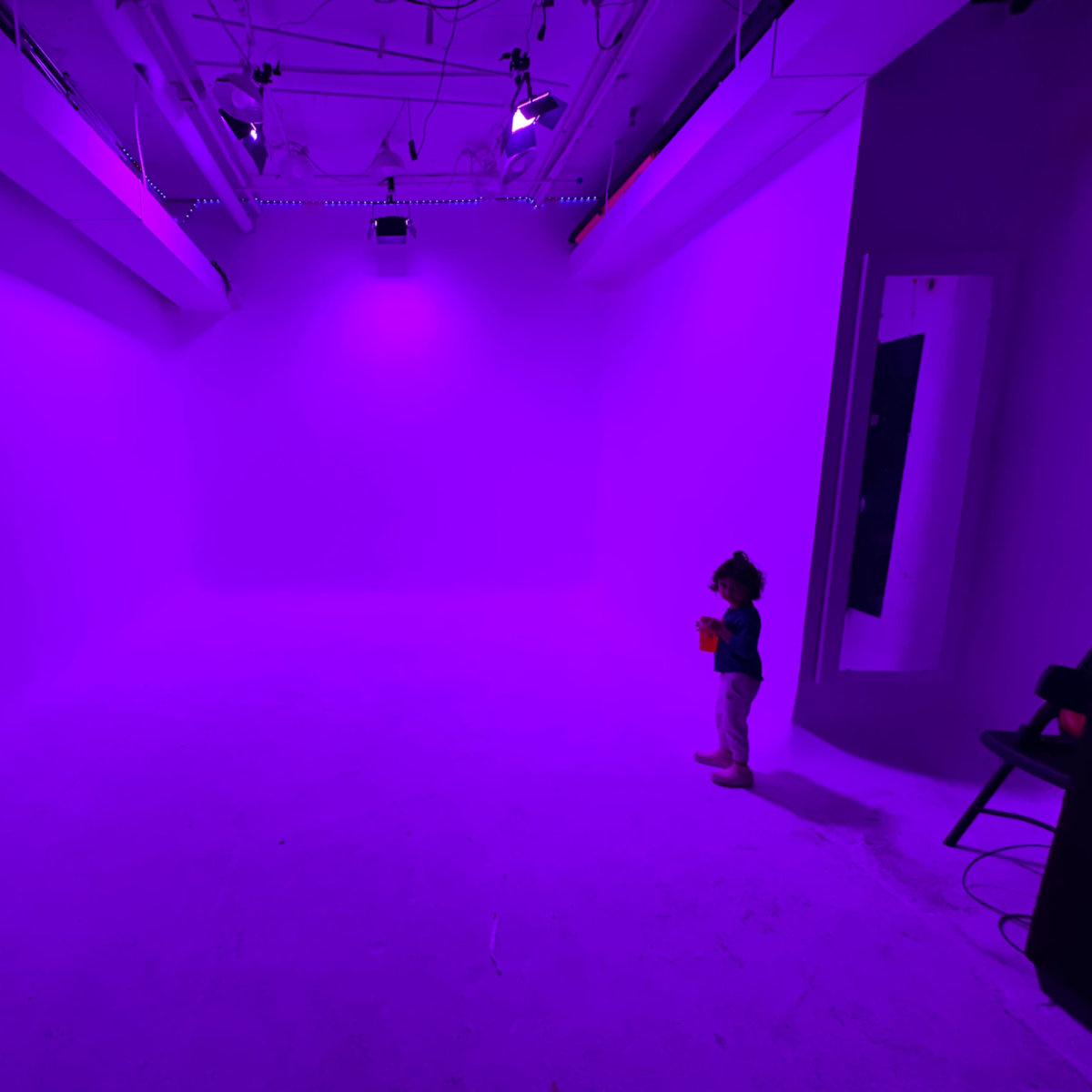 Cyclorama wall with RGB Lighting & Green Sceen Multi-Media Studio ...