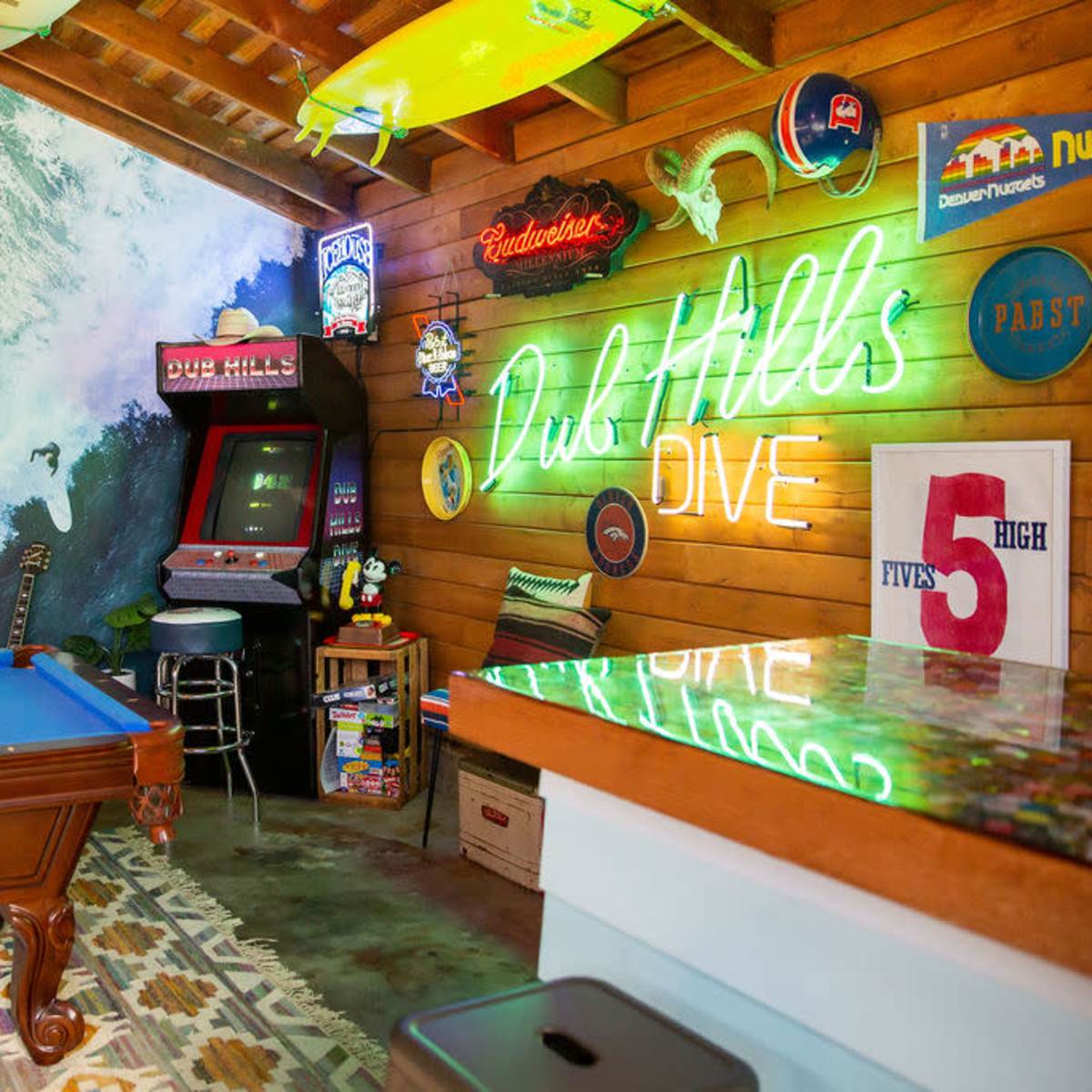 Atmospheric Garage Bar, Woodland Hills, CA | Event | Peerspace