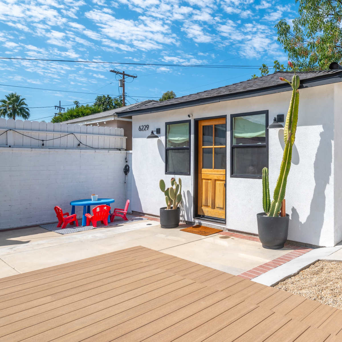 Newly Built Modern Studio Guest House w/ Backyard, North Hollywood, CA ...