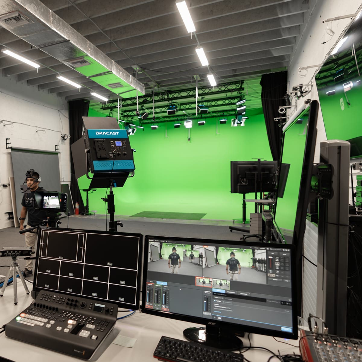 Turnkey Soundstage in Miami | Influencer and Content/TV Studio | Green Screen or Paper ...