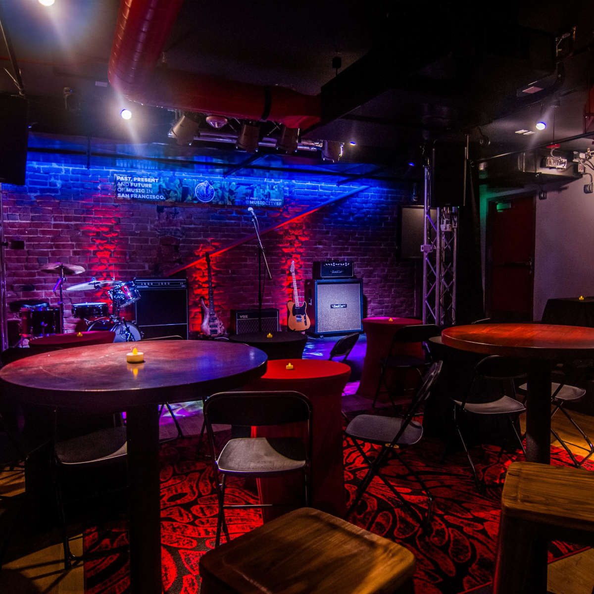 An intimate venue, ideal for unforgettable parties, electrifying live ...