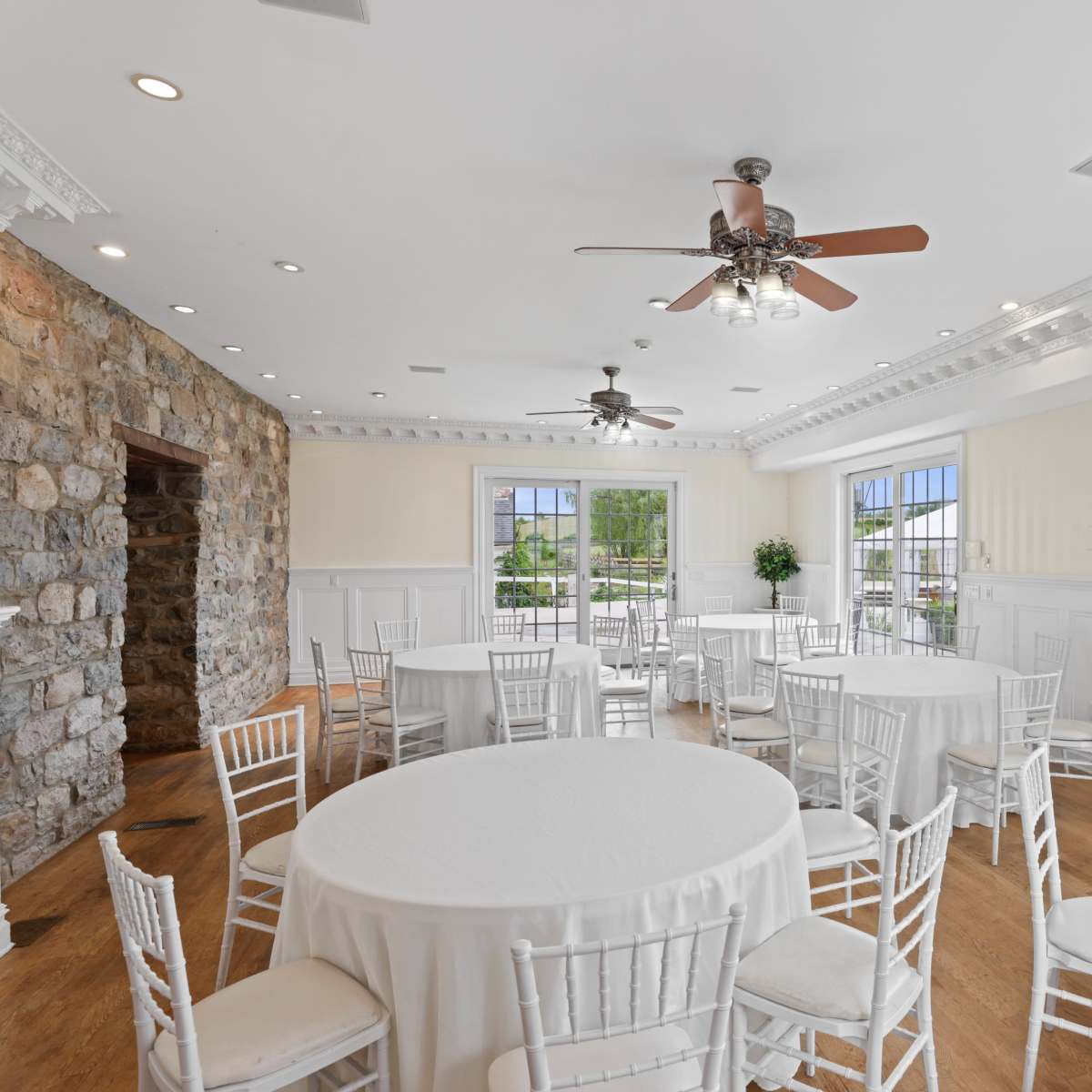 Chelsea Sun Inn - Poconos Farm Venue - Barns - Pool - Mountain ...